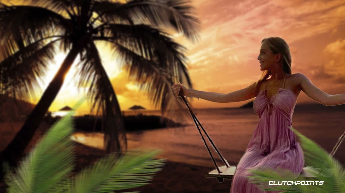 Kliff Kingsbury's girlfriend Veronica Bielik