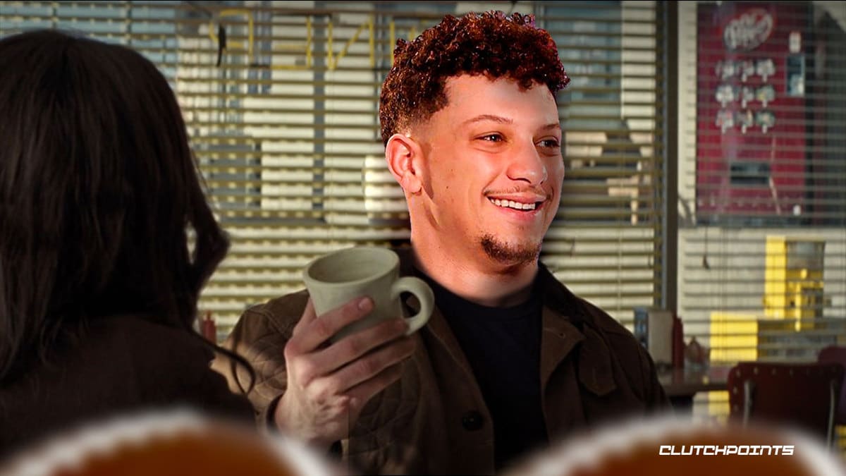 Patrick Mahomes is slamming beers during Super Bowl parade