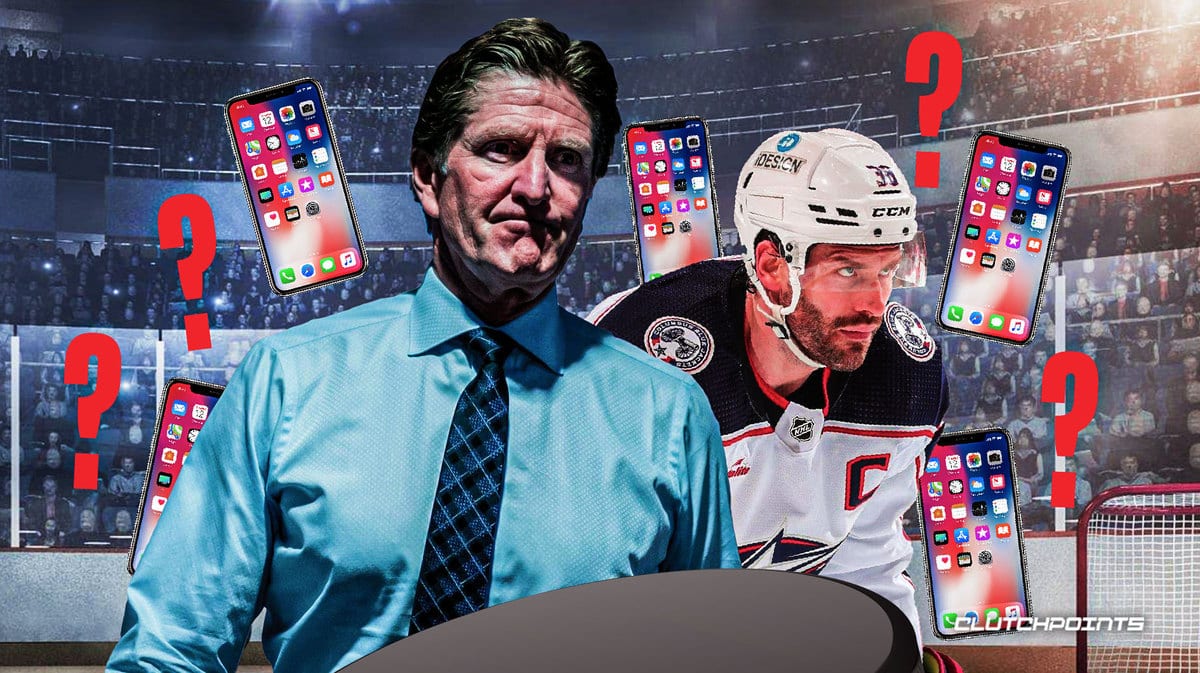 Blue Jackets' Mike Babcock allegedly sniffing through players' iPhone ...