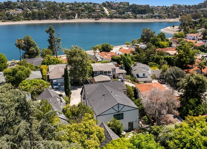 Inside Andie MacDowell's $4 million home, with photos