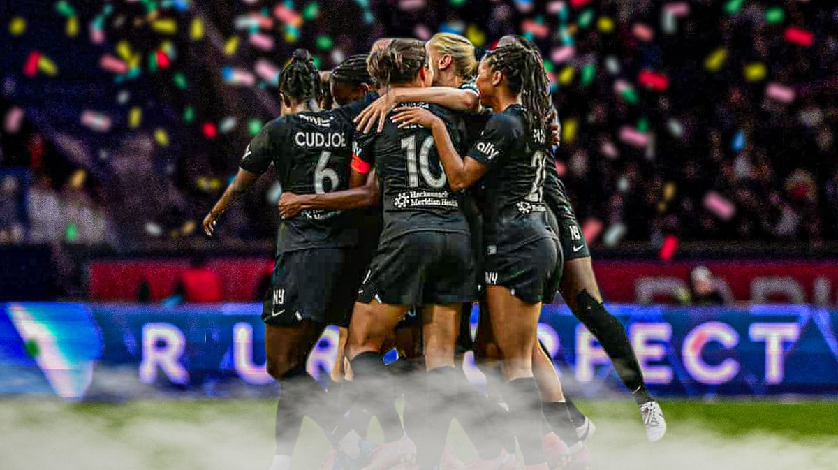 Gotham FC celebrates NWSL title at Empire State building