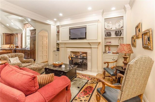 Inside Larry Bird's $2.3 million former mansion, with photos