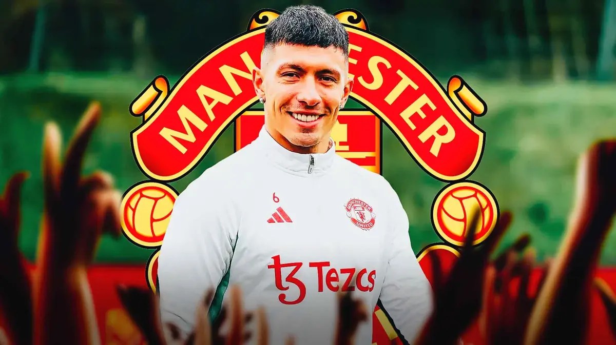 Lisandro Martinez officially confirms Manchester United return