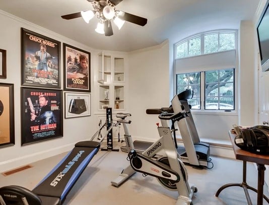 Inside Chuck Norris' $1.295 million former mansion, with photos