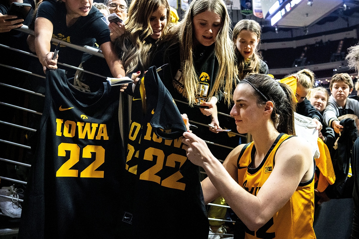 Iowa women's basketball: Stephen Curry drops honest take on 'crazy ...
