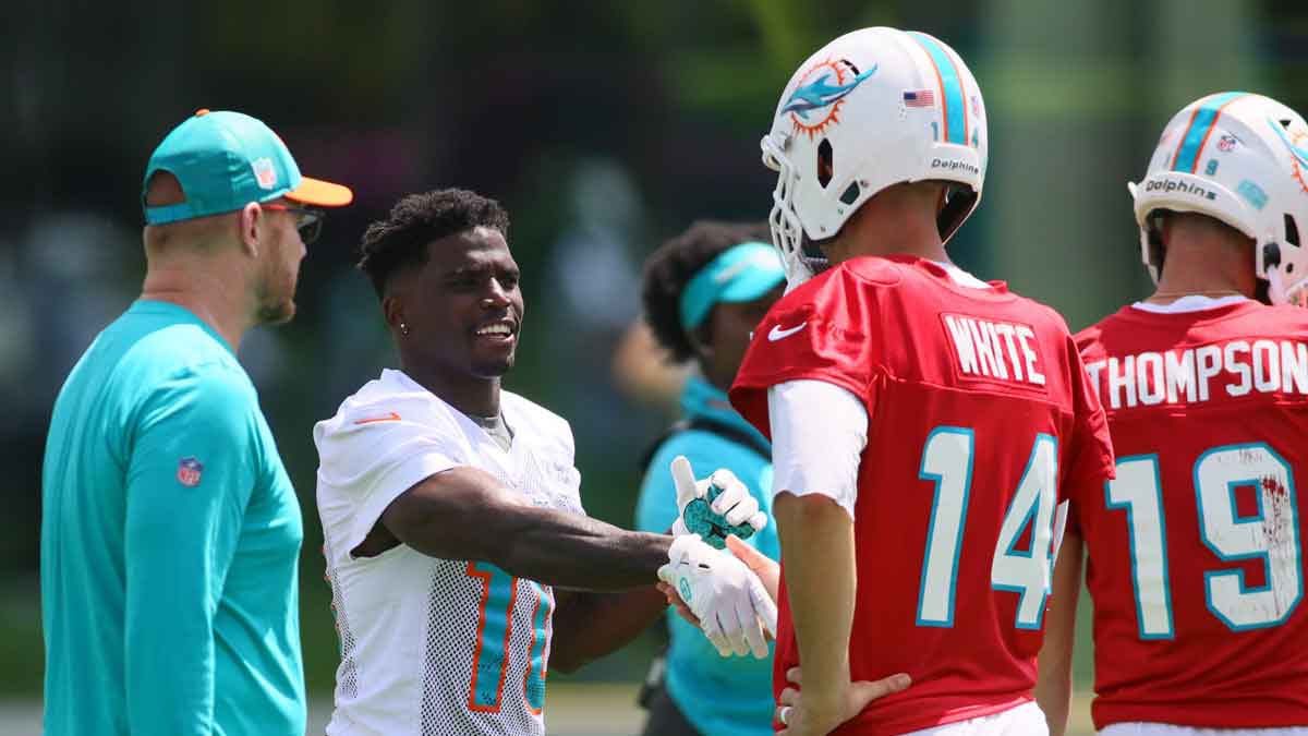 Dolphins could satisfy Tyreek Hill with 'easy' contract fix