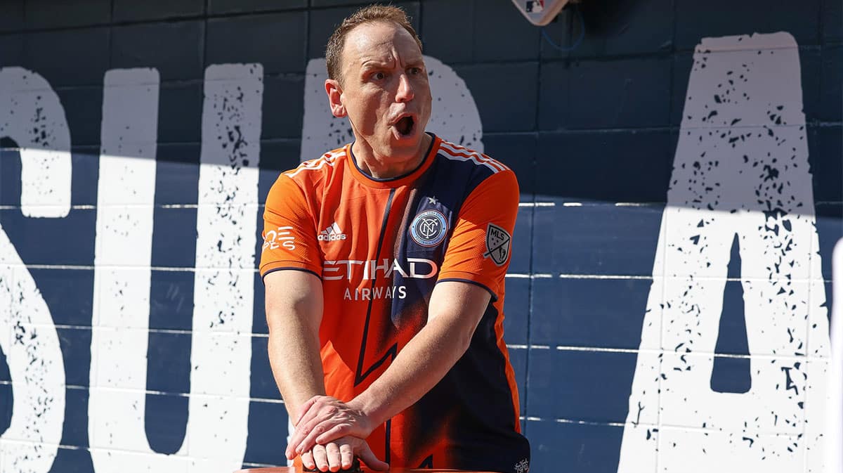 Joey Chestnut sets new world record in win over Takeru Kobayashi