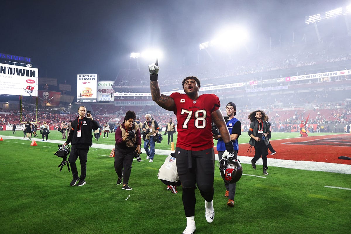 Tristan Wirfs makes big Buccaneers training camp decision amid stalled ...