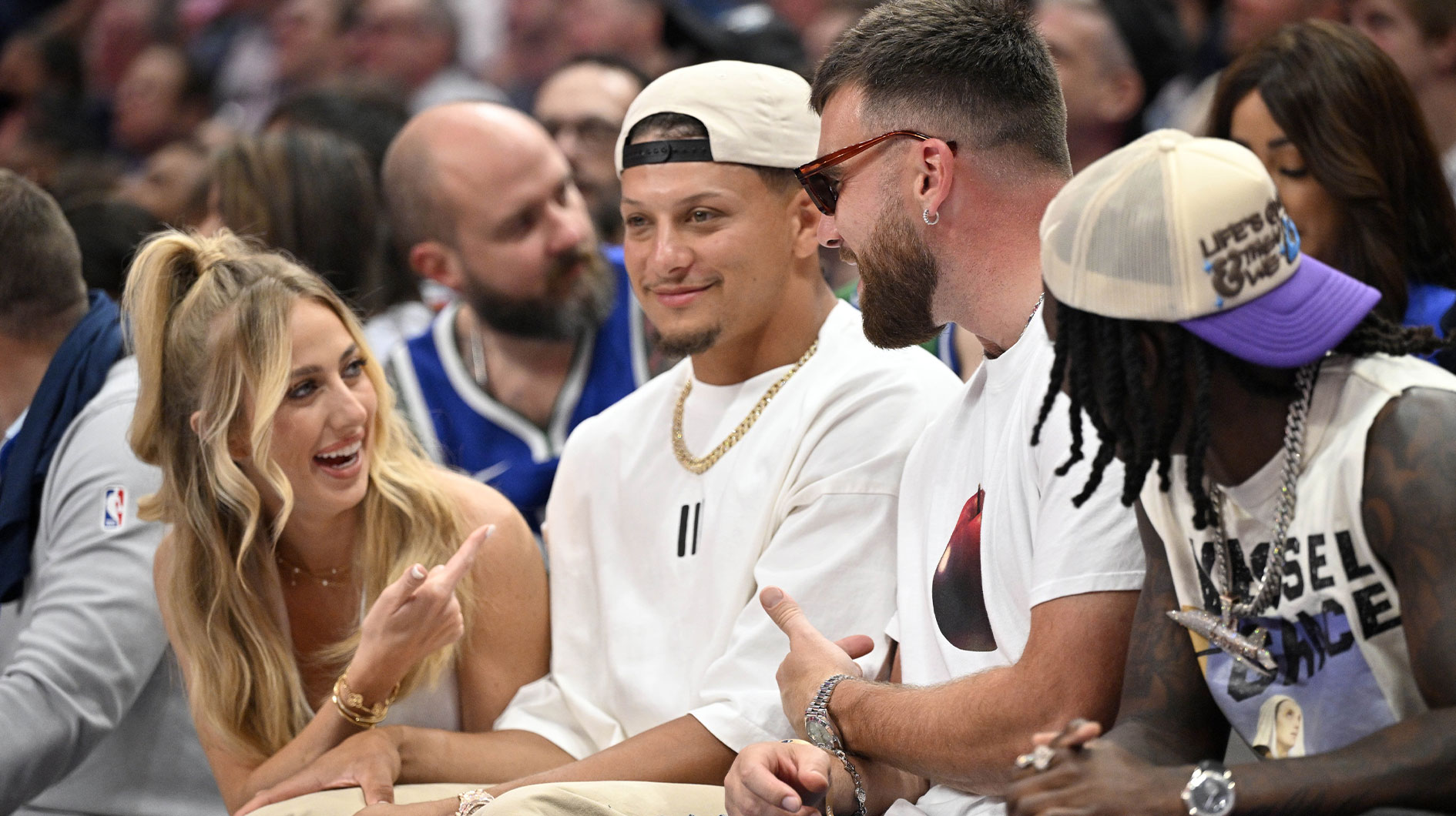 Chiefs' Travis Kelce trolls Patrick Mahomes' 'voice' during interview