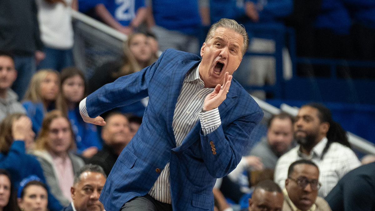 Arkansas basketball head coach John Calipari's Rupp Arena return date set