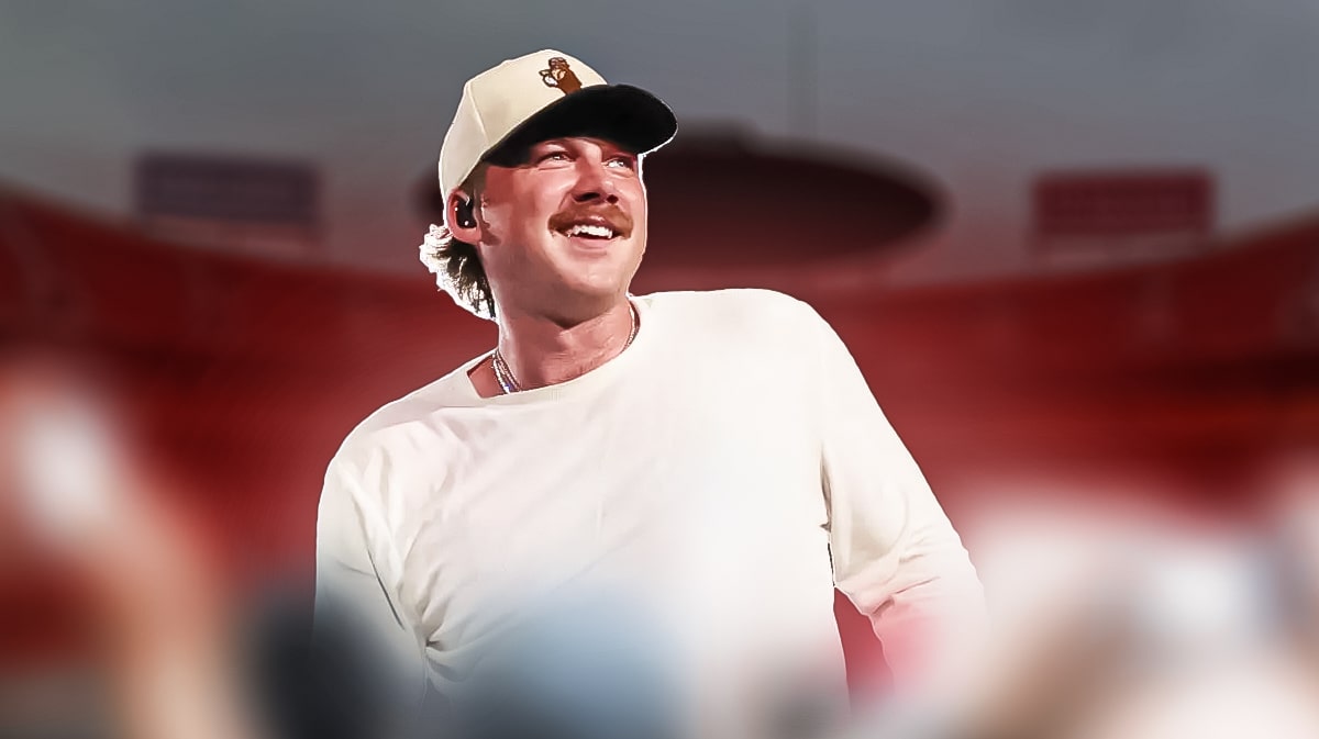 Peyton Manning in full uniform part of epic Morgan Wallen walkout at Neyland Stadium show