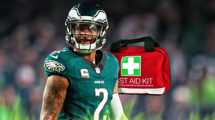 Eagles' Darius Slay leaves Buccaneers game with apparent injury