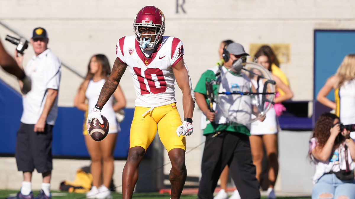 USC's Kyron Hudson breaks internet with 'Catch of the Year' vs. LSU