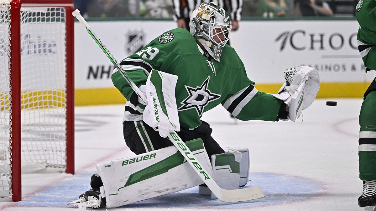 Stars lock up star Jake Oettinger long-term