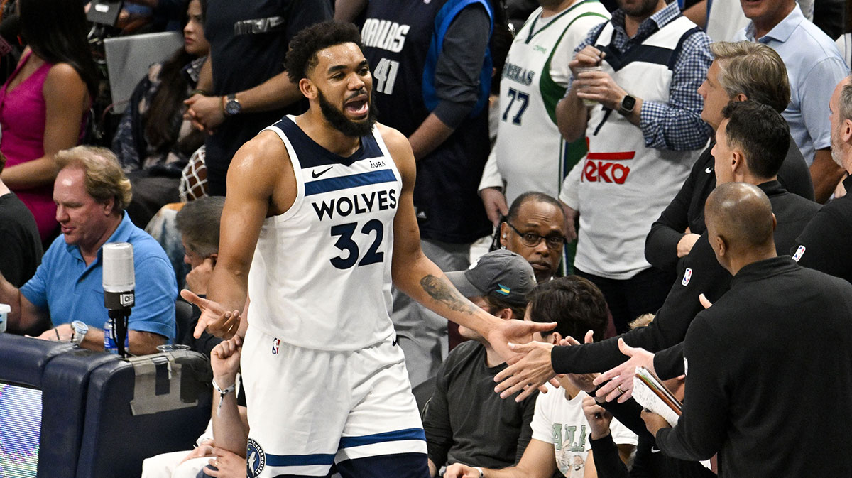 Knicks’ Karl-Anthony Towns grabs attention with Royals-Yankees appearance