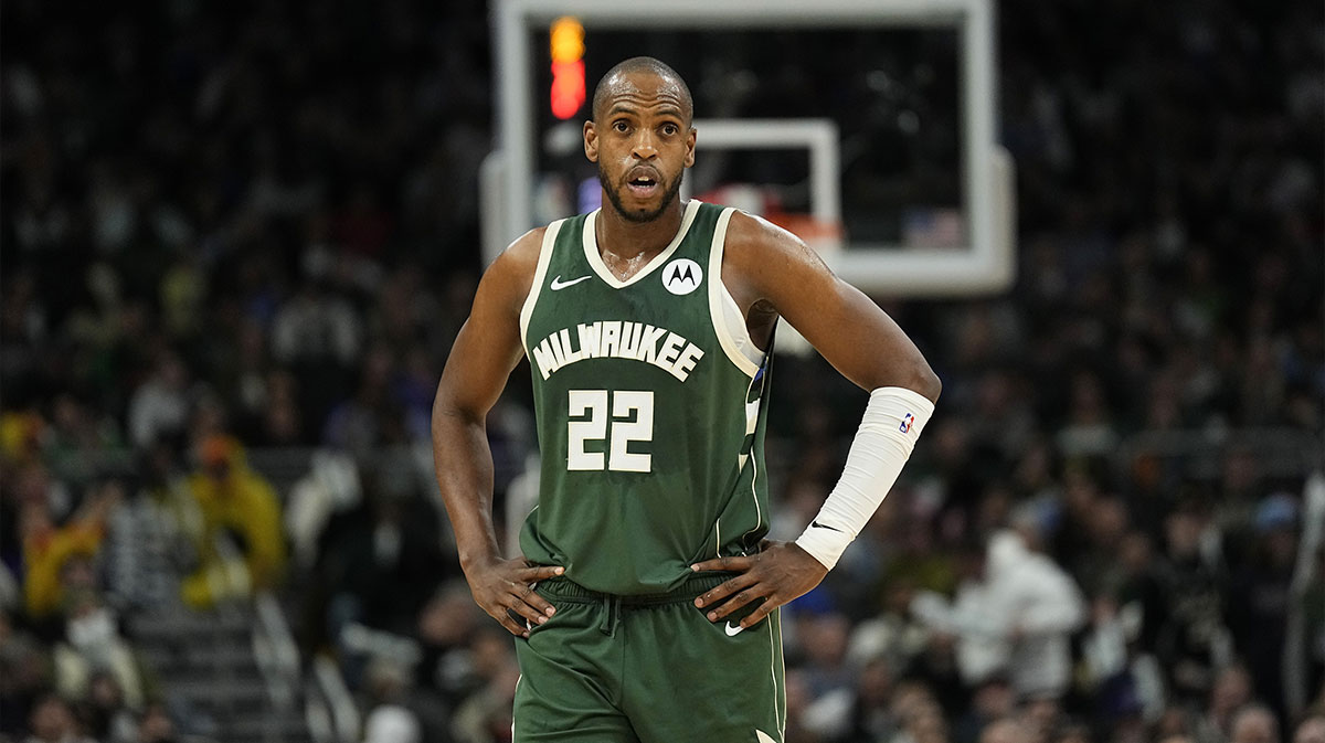 How Khris Middleton's injury threatens to blow up Bucks' championship ...