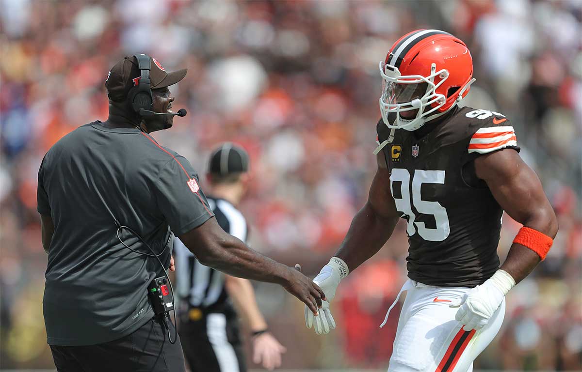 Browns' Myles Garrett details besting 'older man' LeBron James