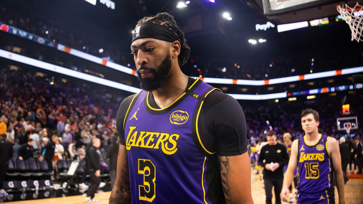 Lakers' Anthony Davis eye injury won't get Kareem Abdul-Jabbar treatment