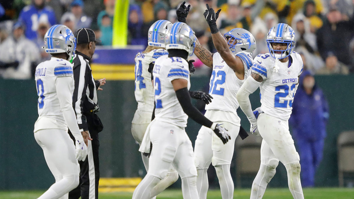 Lions' Brian Branch issues heartfelt apology after flipping off Packers crowd