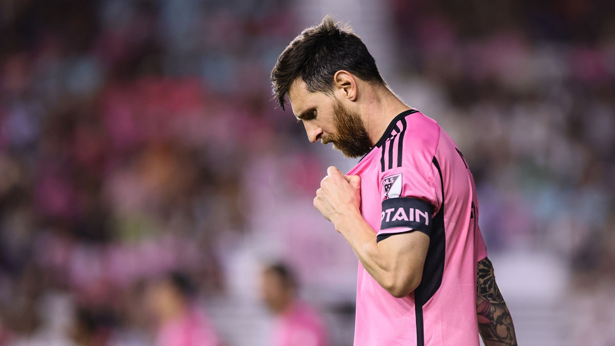 Lionel Messi's sister hospitalized after brutal car crash