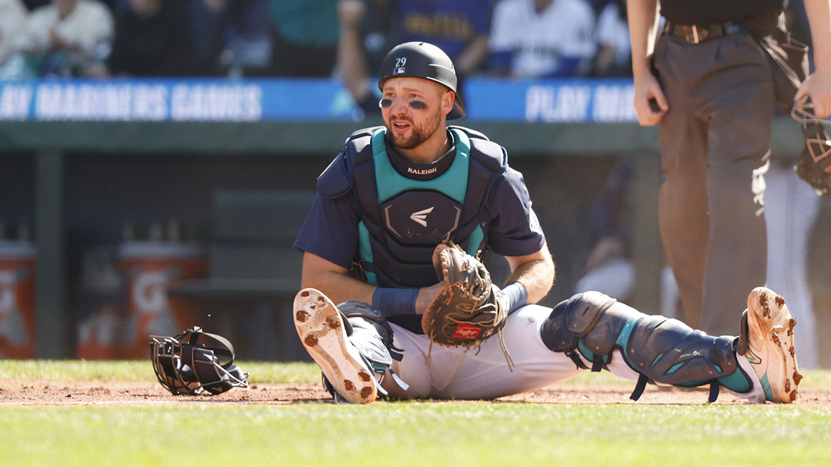 Cal Raleigh makes franchise history with Platinum Glove Award win