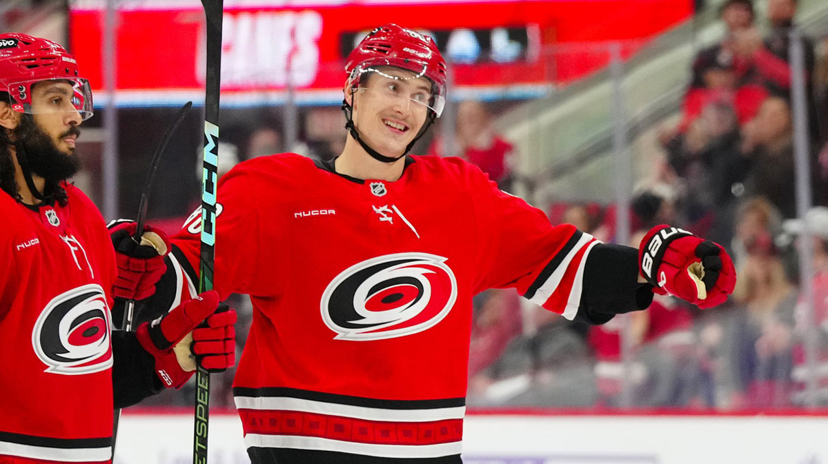 Martin Necas sets new Hurricanes record with bonkers 4-point game