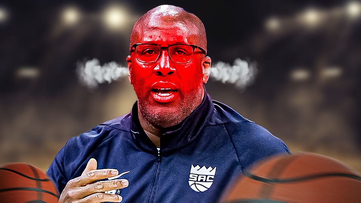 Kings' Mike Brown goes viral after going berserk on ref during Nets game