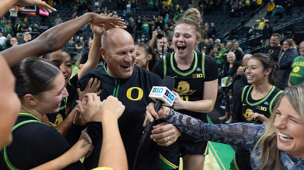 Coach praises Oregon’s character in upset win vs. Baylor