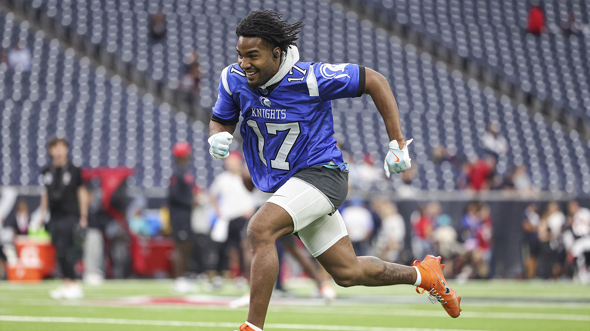 Dolphins' receiver room dealt brutal Jaylen Waddle Week 16 injury update