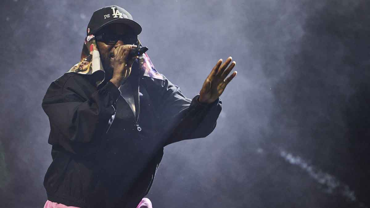 Drake trolls Kendrick Lamar with 'custard' adlib