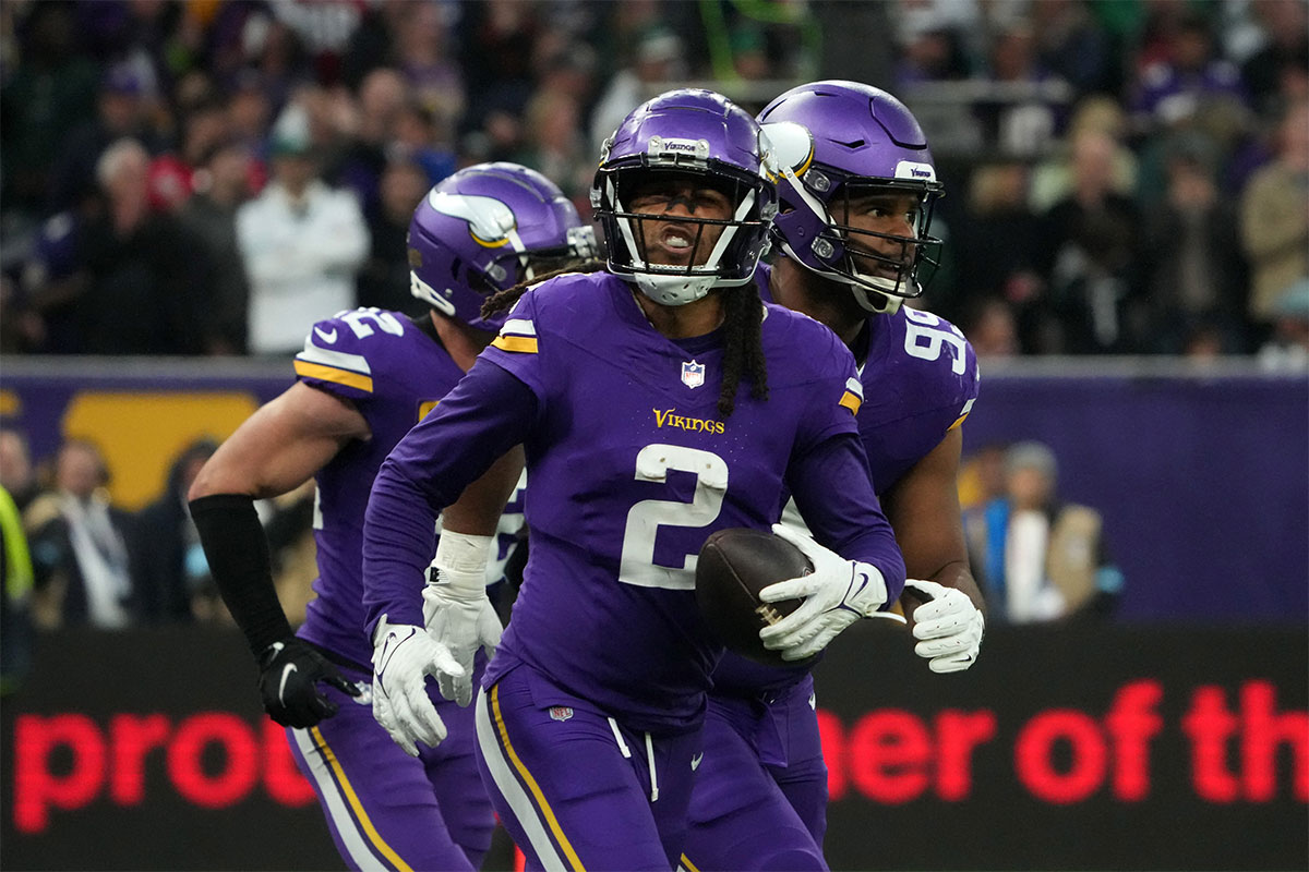 Vikings get encouraging update on Stephon Gilmore hamstring injury