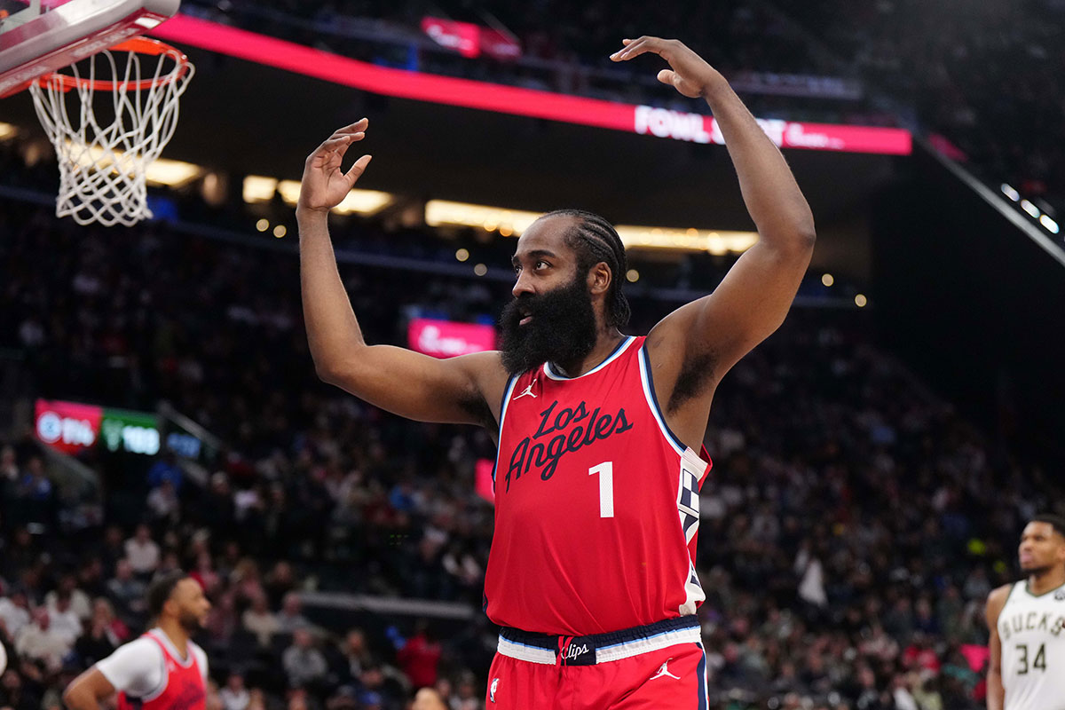 Clippers' James Harden passes 76ers legend on all-time NBA scoring list