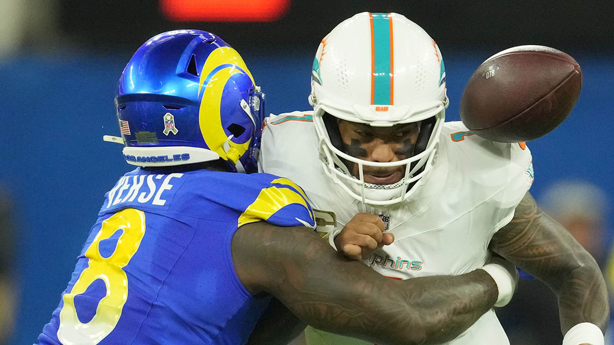 Rams' Jared Verse punctuates Rookie of the Year season with scoop-and ...