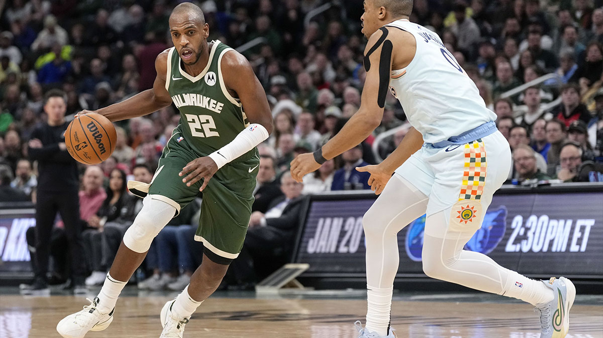 Bucks' Giannis Antetokounmpo hits Khris Middleton with 'turtle' roast