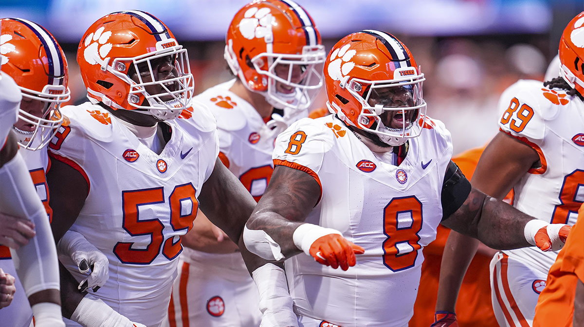 DL Tre Williams makes big transfer portal decision for Michigan