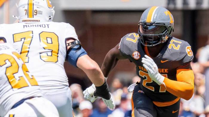 Tennessee's James Pearce Jr. falls out of top-32 prospects in ESPN ranking