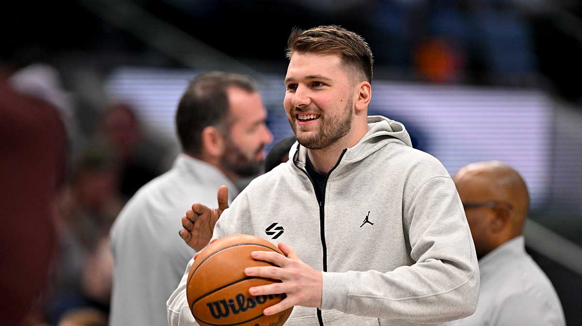 Blazers bench reacts to stunning Luka Doncic-Anthony Davis trade