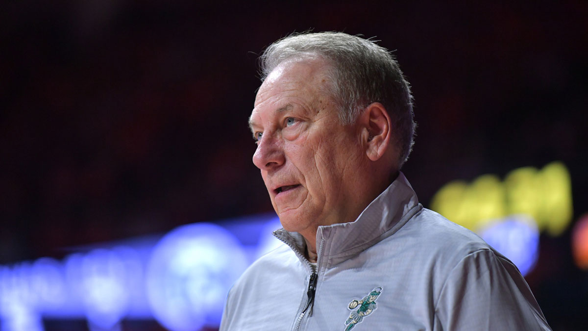 Tom Izzo reacts to breaking Bob Knight's Big Ten wins record