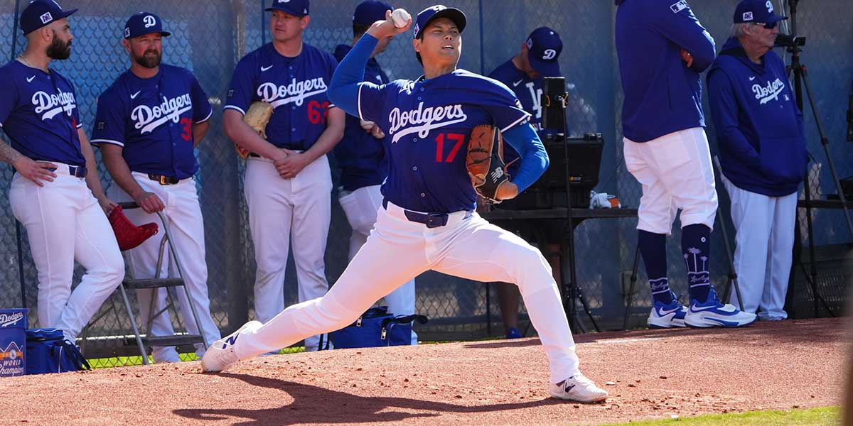 Dodgers' Shohei Ohtani hits 94 MPH in first spring bullpen
