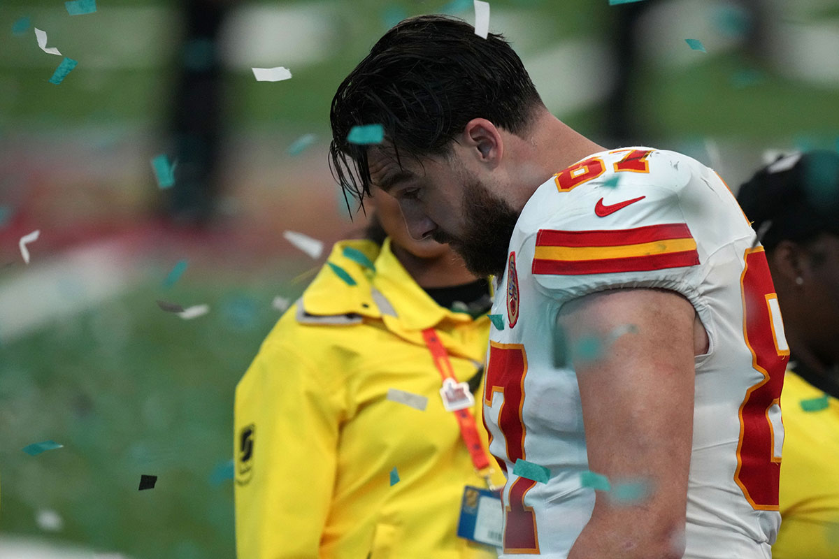 Chiefs' Travis Kelce seen leaving Super Bowl 59 loss by himself