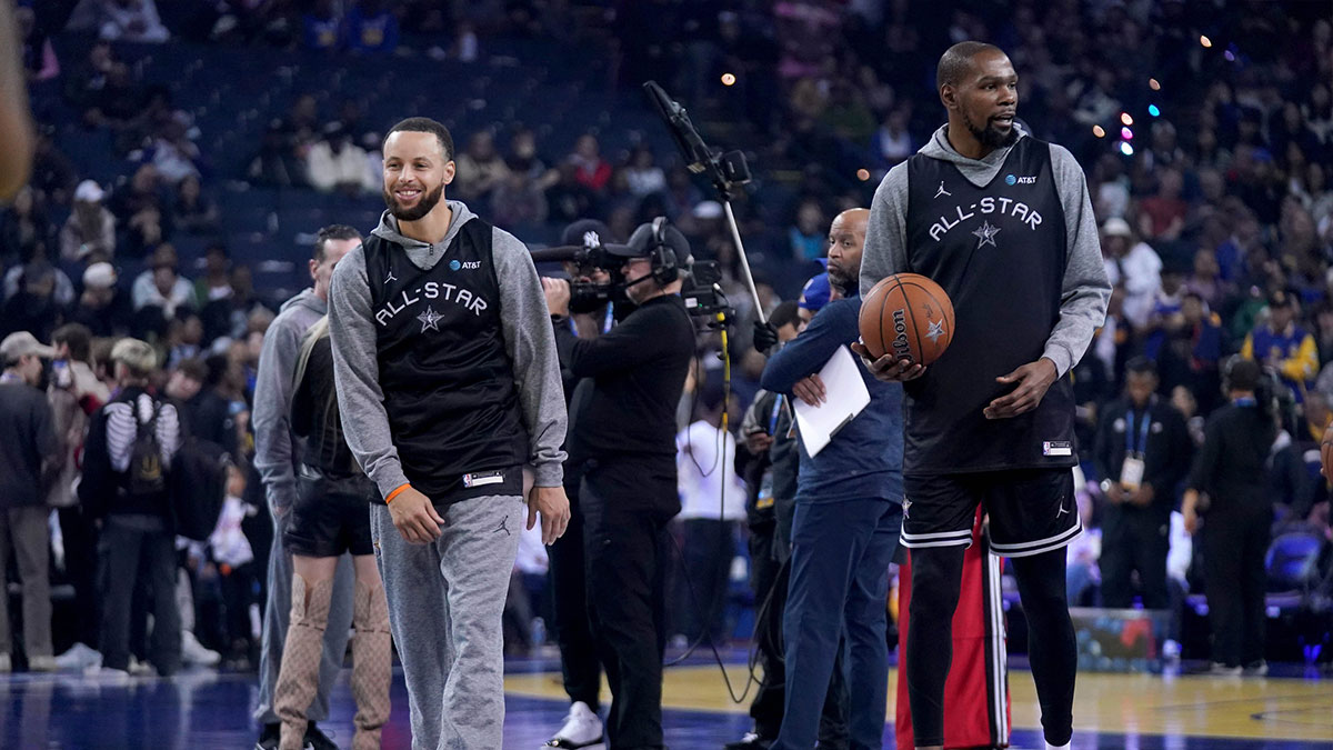 Warriors' Stephen Curry calls for return to Oracle Arena