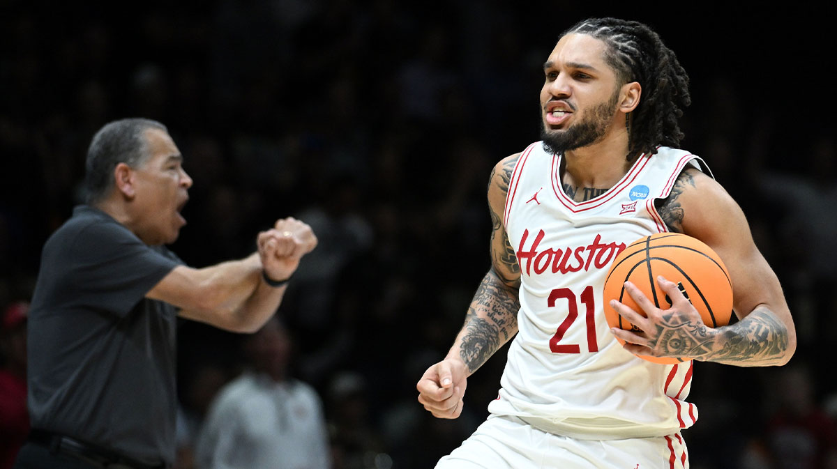 Houston basketball's Kelvin Sampson breaks down game-winning inbounds ...