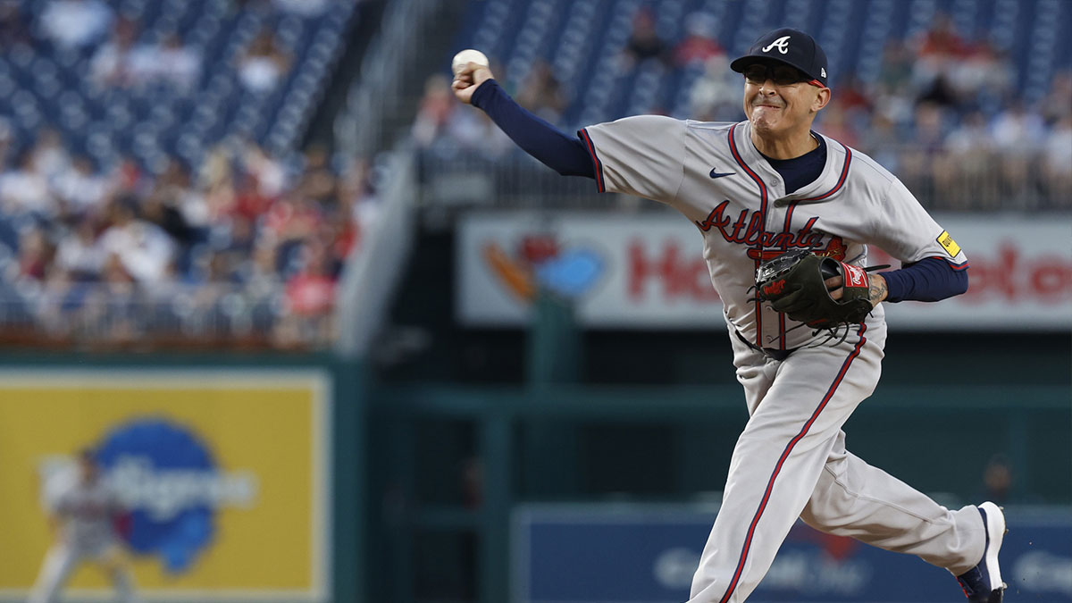 Braves call up beloved reliever Jesse Chavez