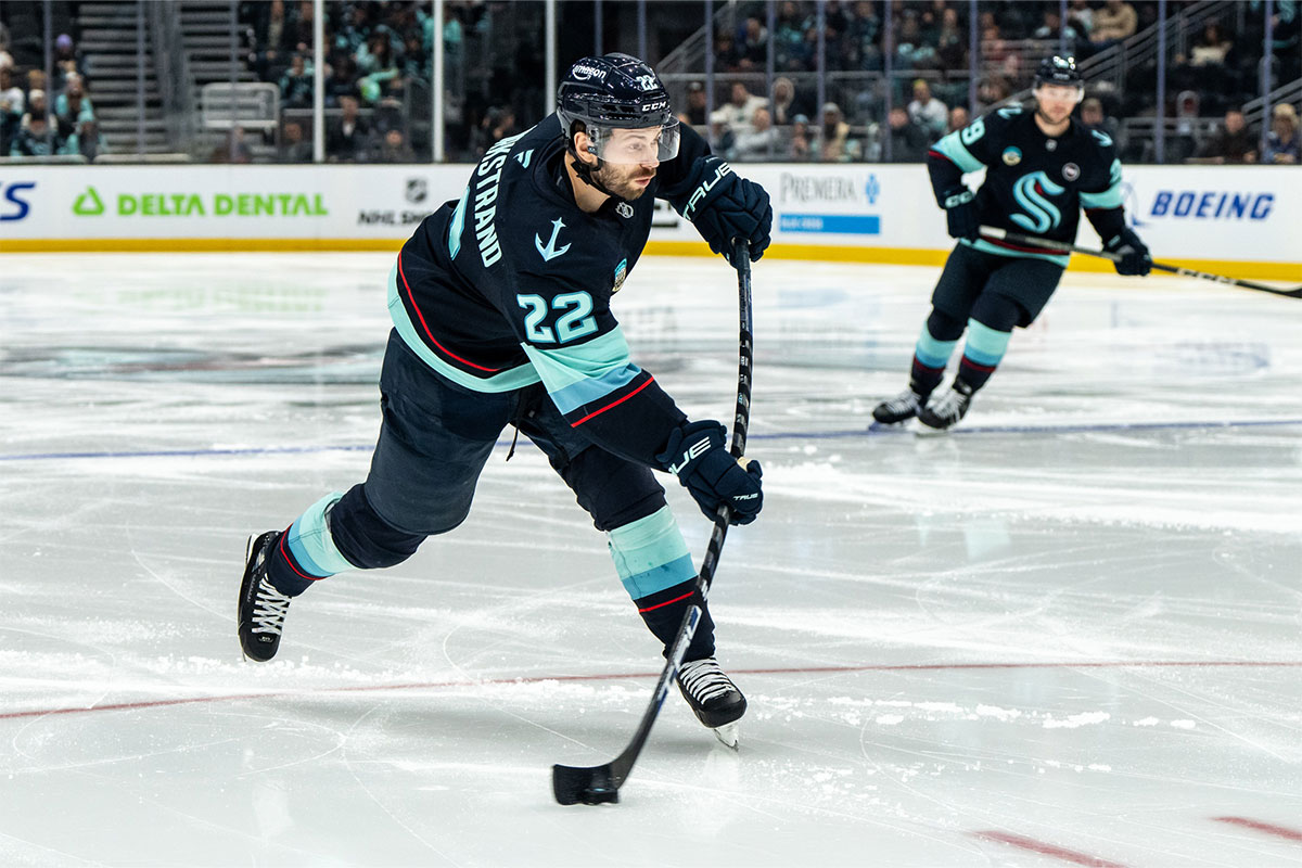 Grading Yanni Gourde, Oliver Bjorkstrand trade between Lightning, Kraken