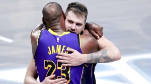 Lakers' LeBron James breaks own playoff record with 38-point Game 3 explosion