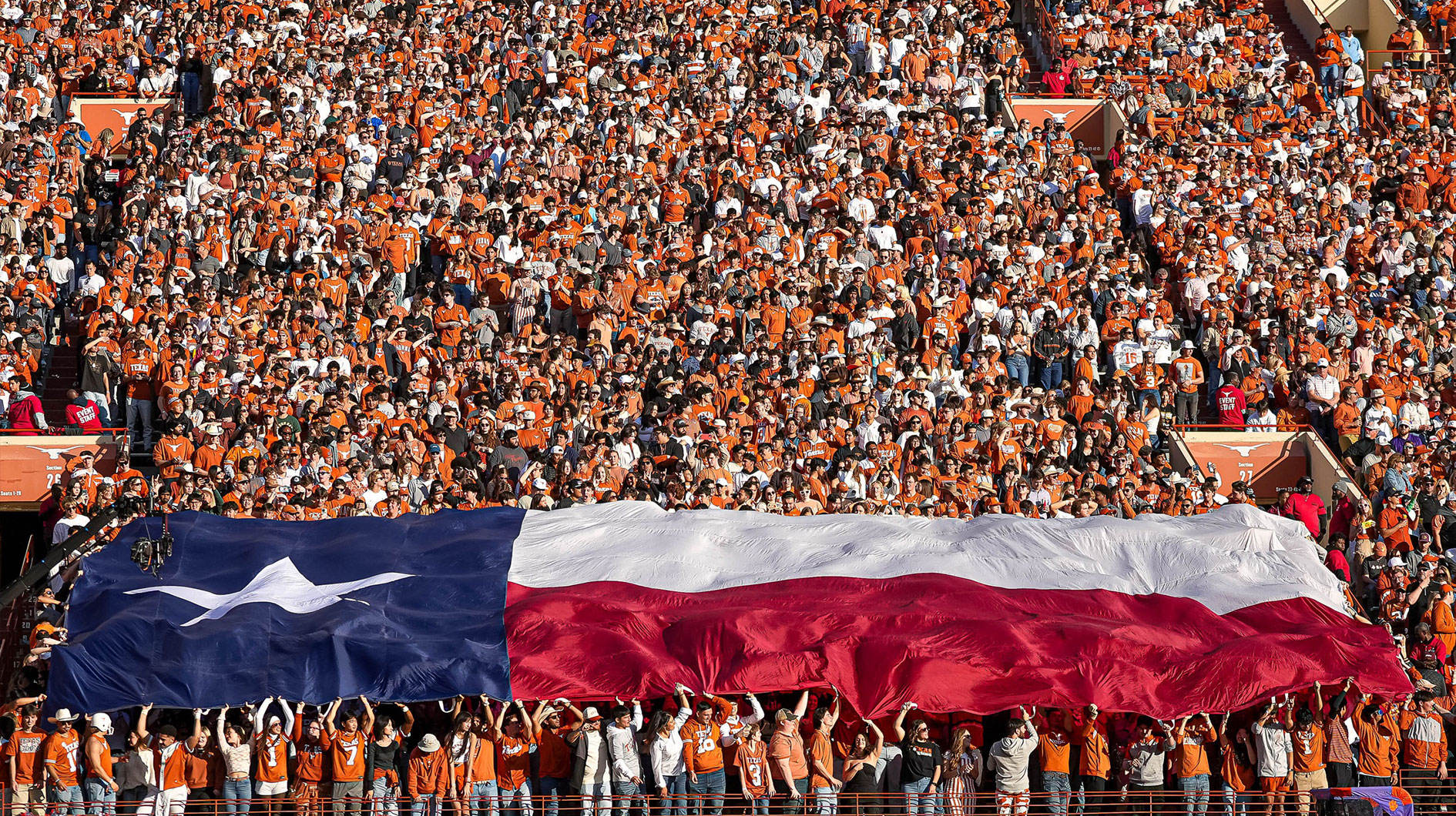 Texas football news: Prized QB commit makes Elite 11 history