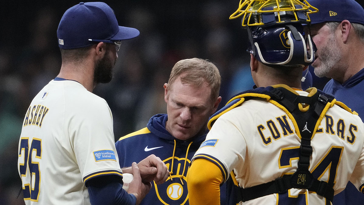 Brewers news: Pat Murphy provides Aaron Ashby update amid injury scare