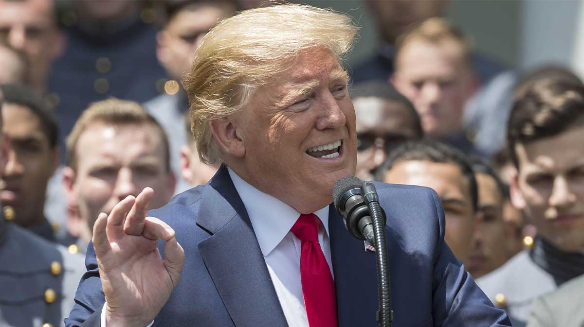 Donald Trump mysteriously invites John, Jim Harbaugh to White House