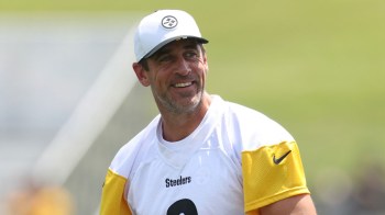 Steelers reveals Aaron Rodgers' number after signing 1-year deal