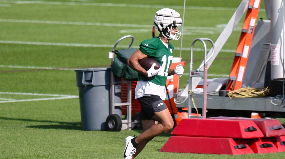 Jets news: Allen Lazard's healthy scratch has fans wondering why he's ...